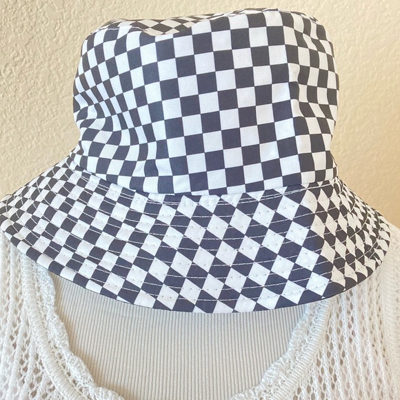 No Boundaries | Accessories | Retro Look Bucket Hat Black White ...